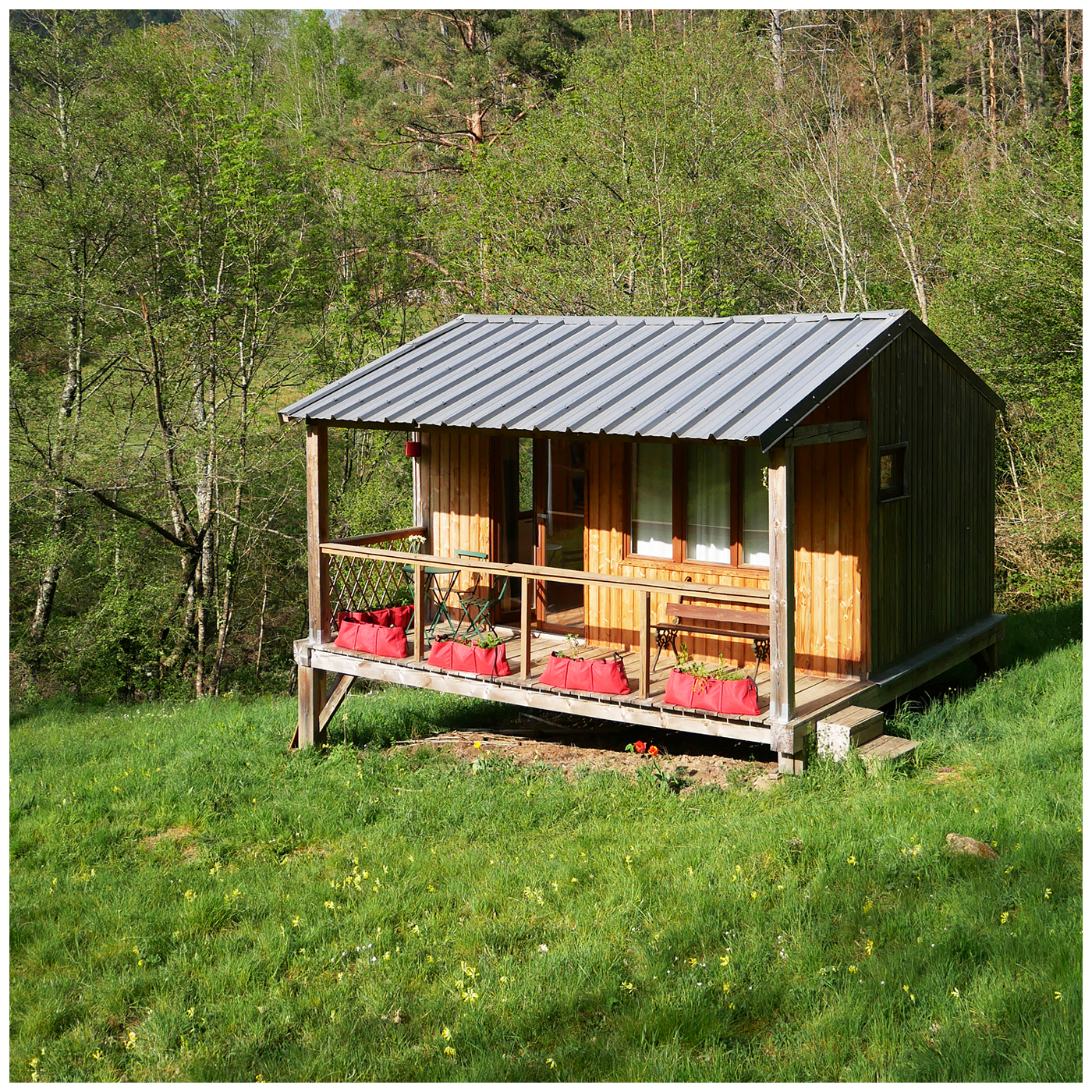 Designer and flexible balcony, window & balustrade planter | Bacsac®