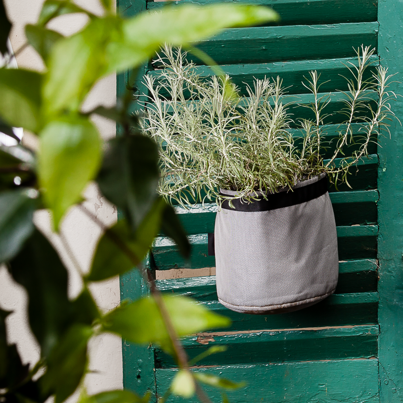 Balcony flower pots: use verticality to your advantage! | BACSAC®